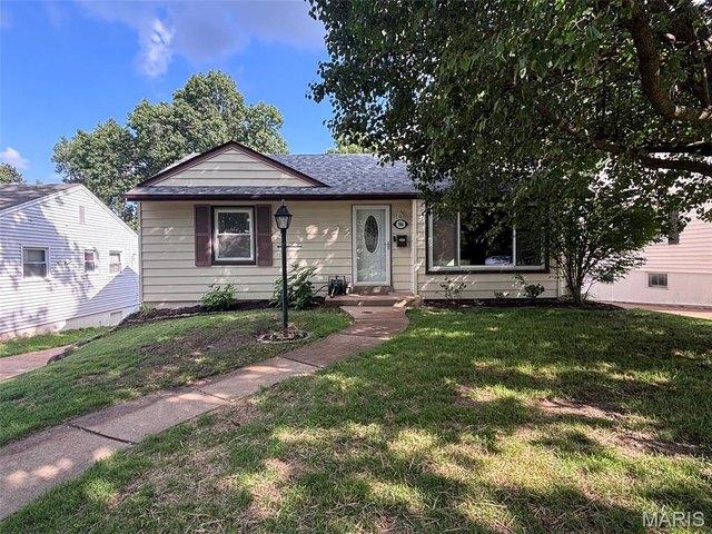 986 Woodbine Dr, Crestwood, MO 63126