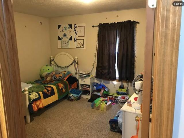 986 Vos St, Jenison, MI 49428