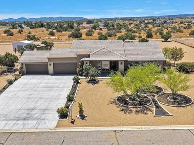 9879 Silver Palm Dr, Oak Hills, CA 92344