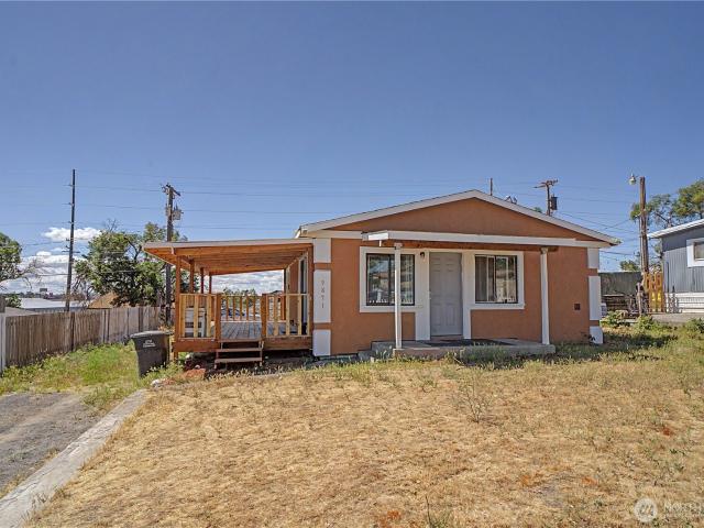9871 Highland Drive NE