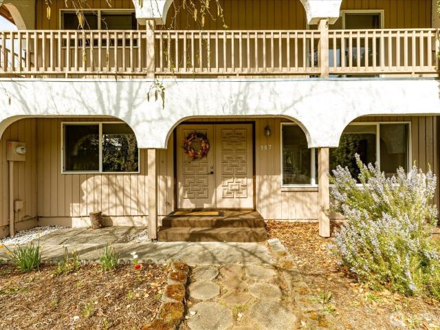 987 E Crescent Harbor Road