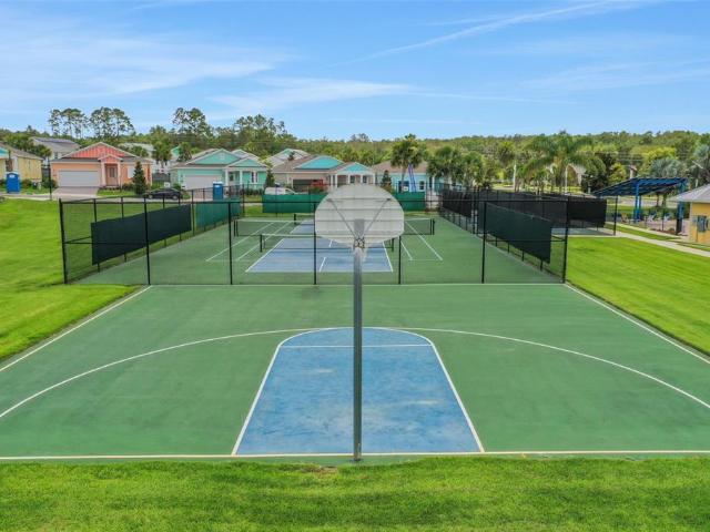 987 Fiesta Key Cir, Lady Lake, FL 32159 | MLS #G5107