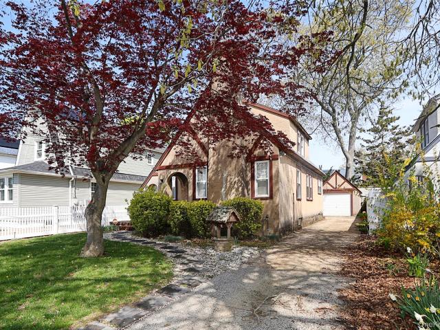 987 Kings Pkwy, Baldwin, NY 11510 | MLS #990885 | Compass