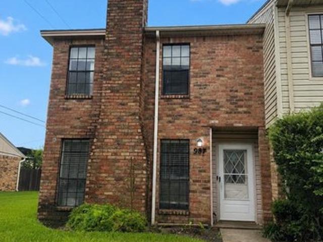 987 Sunmeadow Dr, Beaumont, TX 77706