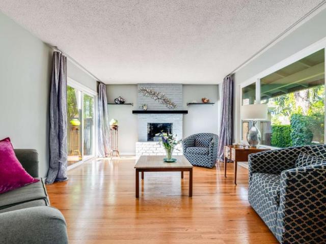 987 Pinewood Drive