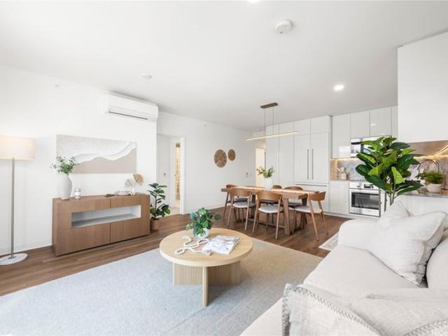 987 Queen St Apt 1415, Honolulu, HI 96814