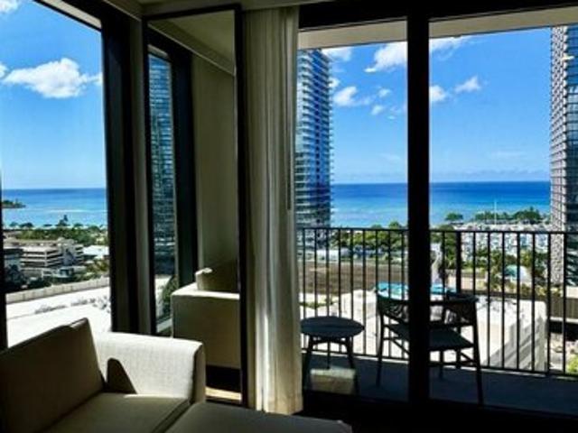 987 Queen St Apt 1802, Honolulu, HI 96814