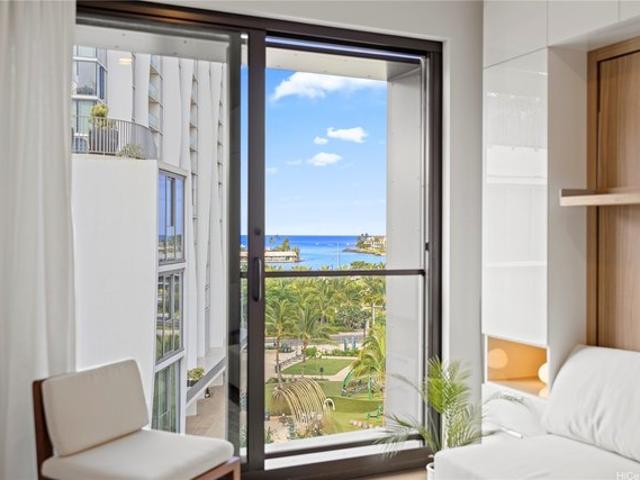 987 Queen St Apt 727, Honolulu, HI 96814