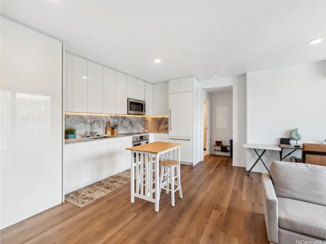 987 Queen St, Unit 4112, Honolulu, HI 96814 | MLS #202514