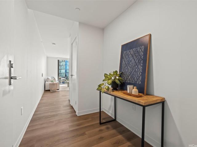 987 Queen St, Unit 1004, Honolulu, HI 96814 | MLS #202602 | Compass
