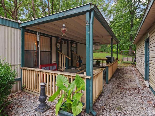 987 Rockcastle Lakeshore Drive
