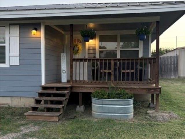 987 Radecke Road