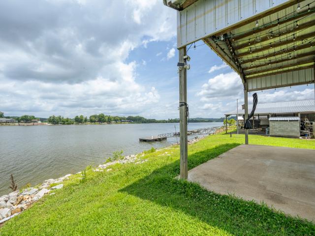987 River Front Dr