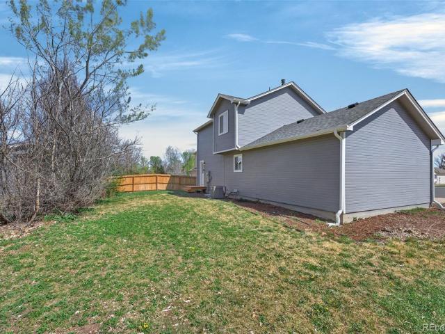 987 W Briarwood Avenue