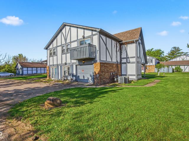9884 Royce Drive