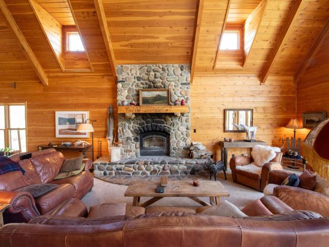 9885 Challis Creek Rd
