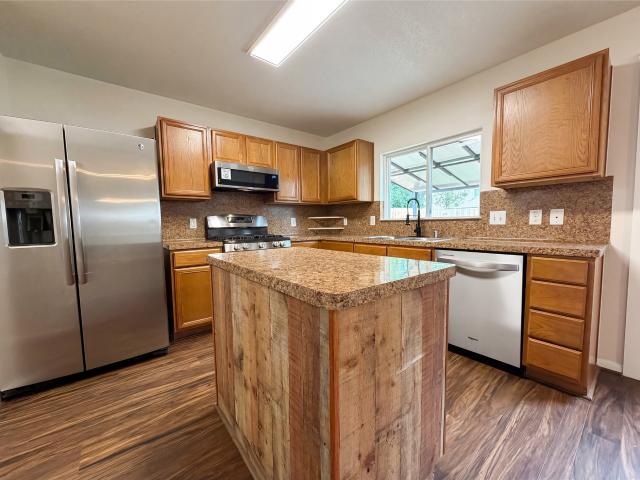 9881 Hyacinth Way, Conroe, TX 77385 | MLS #63287 | Compass