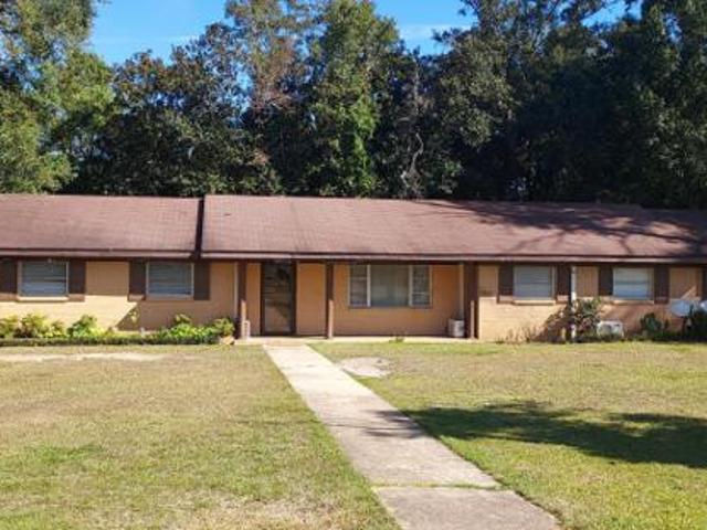 988 12th Ave, Graceville, FL 32440 in Graceville, Florida
