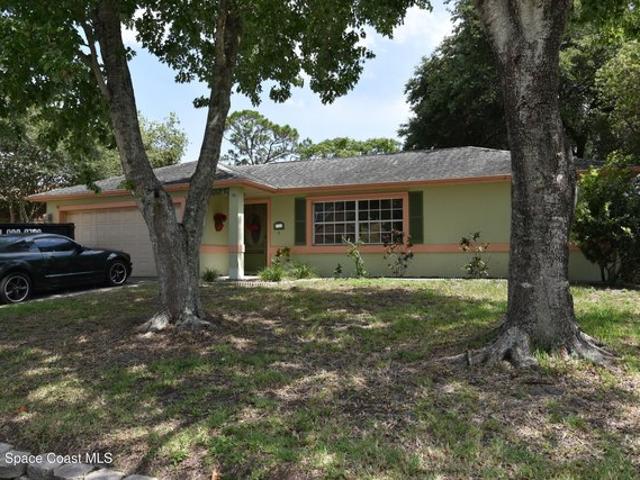 988 Hunt St NW, Palm Bay, FL 32907