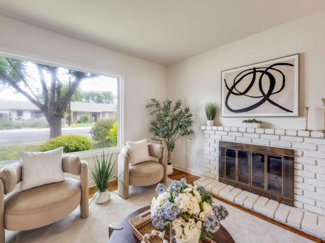 988 Sunset Drive