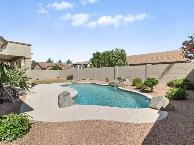988 w ebony drive