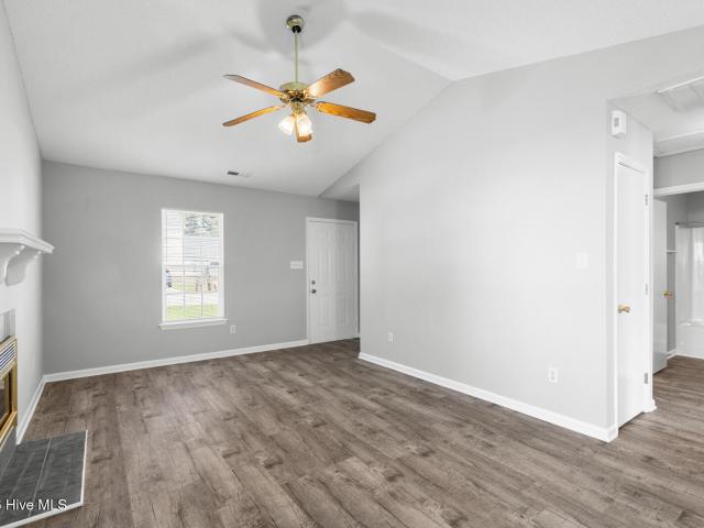 988 W Pueblo Drive
