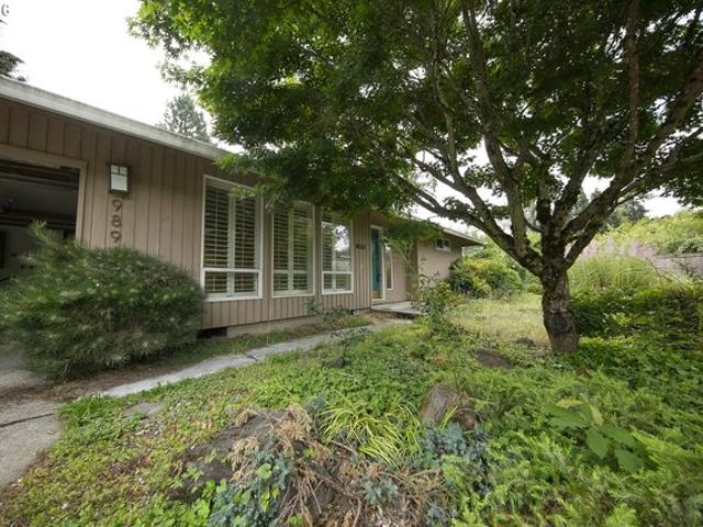 9894 SW Kimberly Dr, Tigard, OR 97224
