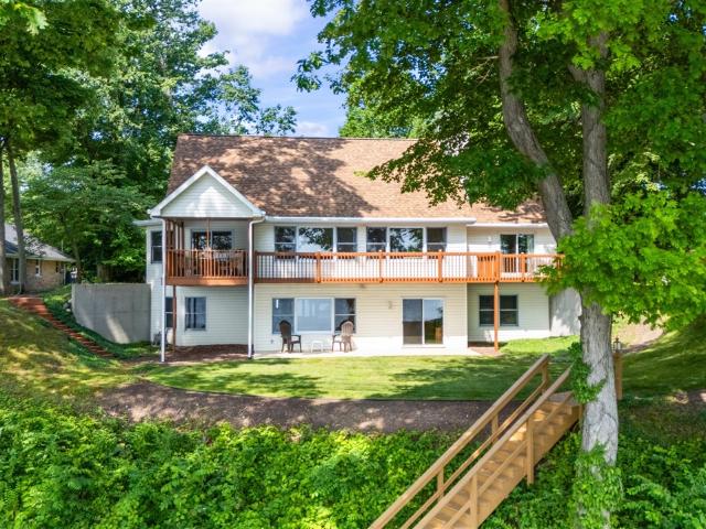 9895 Lakeview Drive