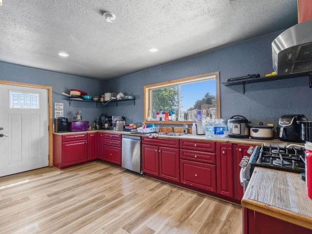 9898 Highway 49