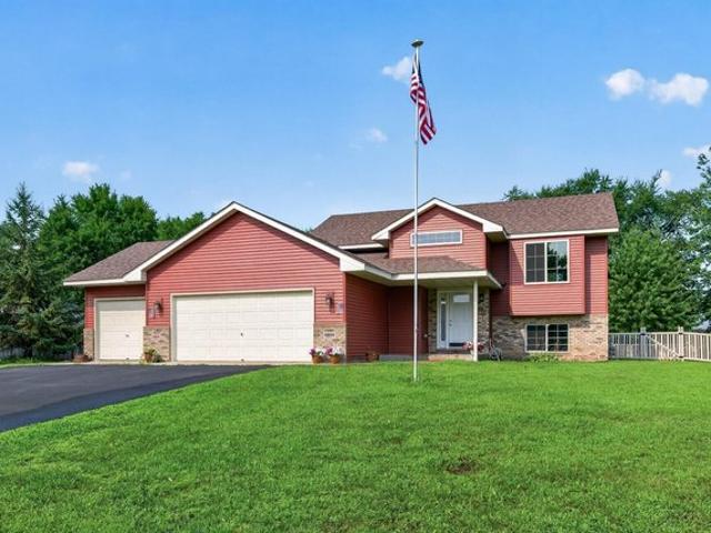 9899 Prescott Dr, Monticello, MN 55362