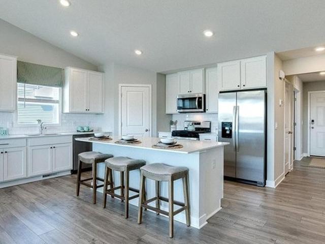 9890 Upper 89th St S, Cottage Grove, MN 55016