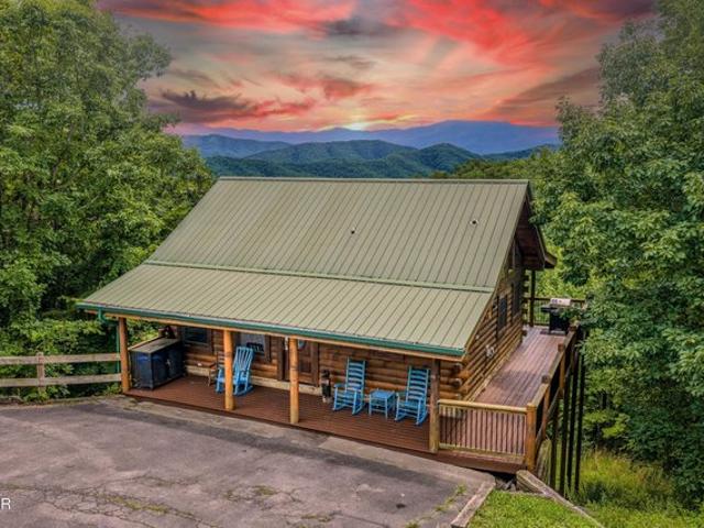 989 Autumn Ridge Way, Sevierville, TN 37876