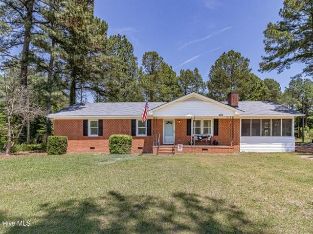989 Garner Chapel Rd, Mount Olive, NC 28365