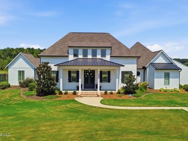 989 Holly Bush Rd, Brandon, MS 39047