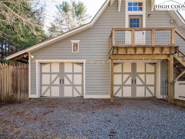 989 Little Laurel Road