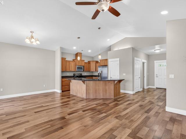 989 pendleton dr