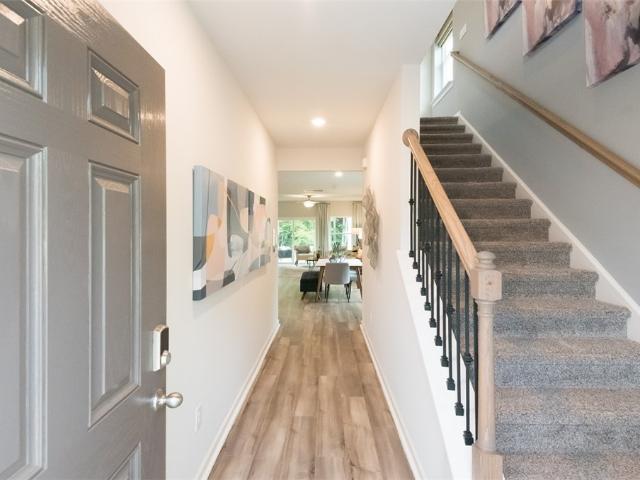 989 Penfold Pointe