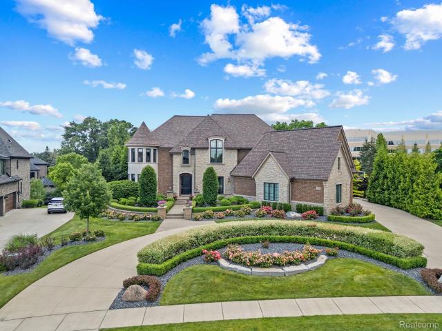 989 University Drive, Pontiac, USA, MI