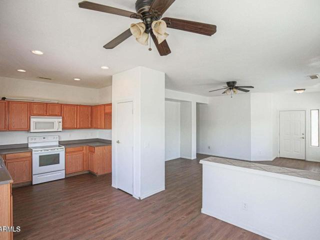 98 5TH Avenue W