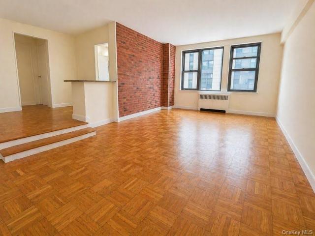 98 34 63rd Drive 5D