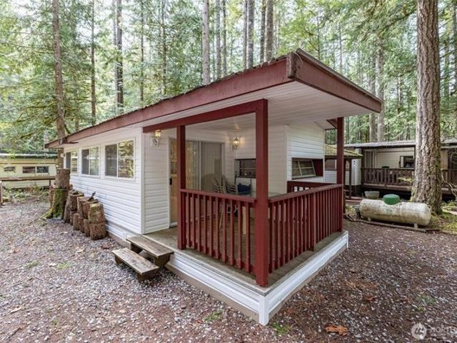 98 3 Sunset Cir, Deming, WA 98244
