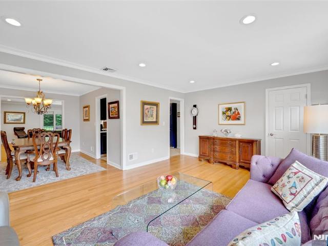 98 Walnut Street