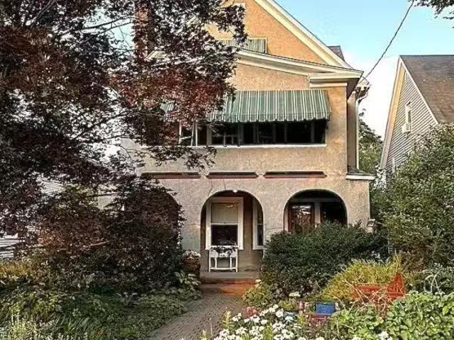 98 Whiting Lane, 1st Fl, West Hartford, CT 06119