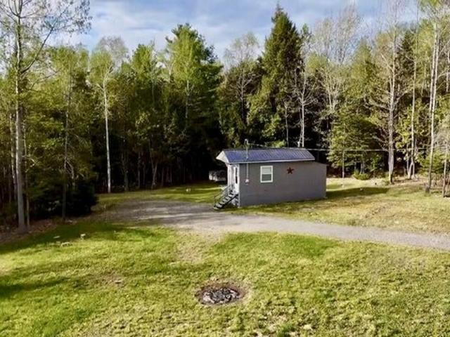 98 Willimantic Rd, Monson, ME 04464