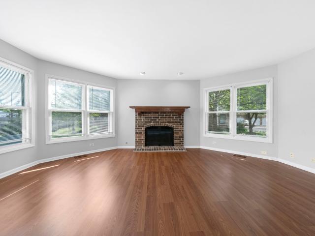 98 Willow Parkway