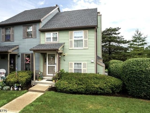 98 Wood Duck Ct, Allamuchy Township, NJ 07840