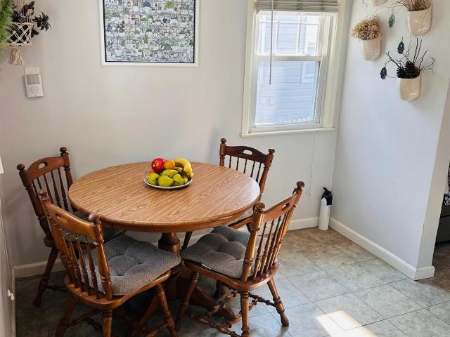 98 Albertson Place