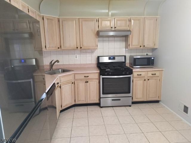 98 Amethyst Way