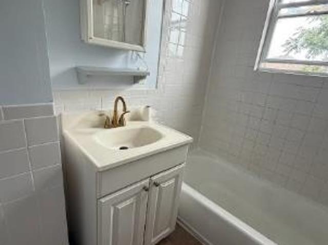 98 Andrew St North # #3