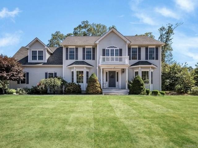 98 Arbor Xing, East Lyme, CT 06333